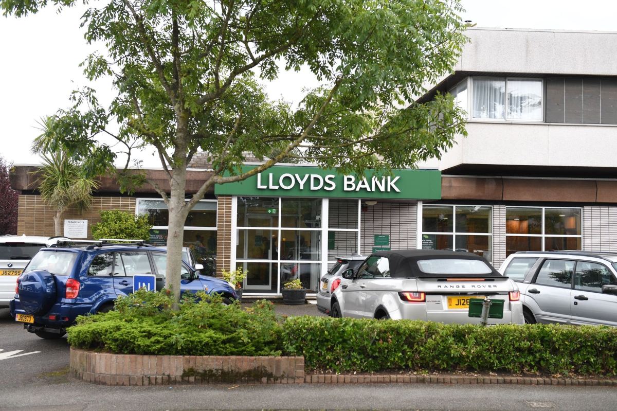 Lloyds Bank – Jonathan Renouf